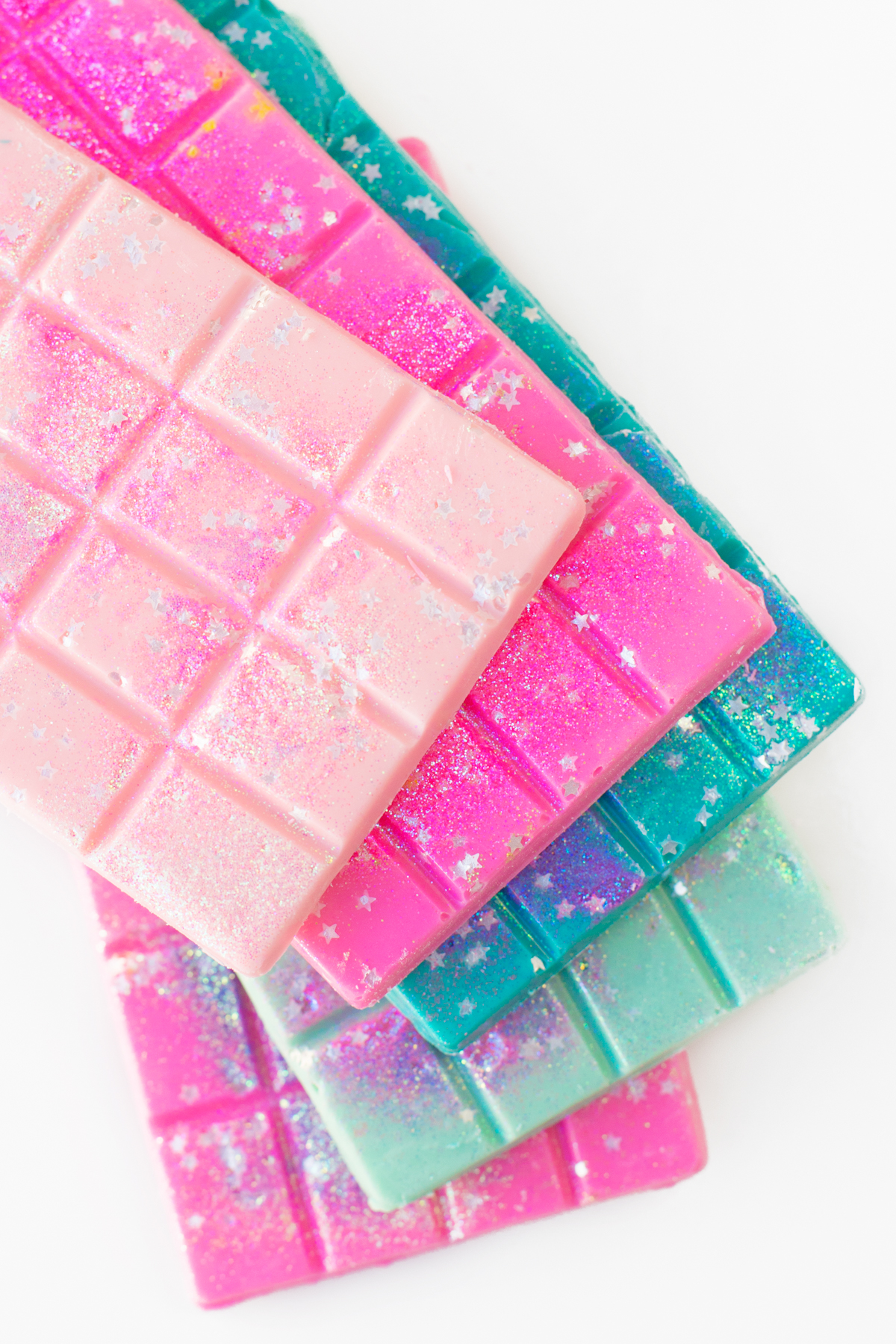 Edible Glitter Chocolate Bars Studio DIY edible-glitter-chocolate-bars-studio-diy